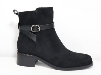 China Ladies Leather Boots for sale