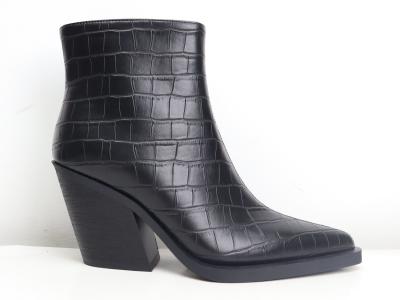 China Ladies Leather Boots for sale