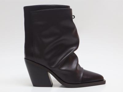 China Ladies Leather Boots for sale