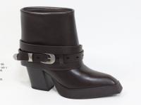 China Ladies Leather Boots for sale