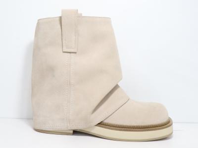 China Ladies Leather Boots for sale