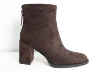 China Ladies Leather Boots for sale