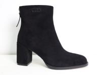 China Ladies Leather Boots for sale