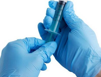 China Disposable Nitrile Vinyl Blend Gloves 0.08mm Thickness Powder Free 240mm Length for sale