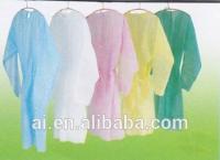 China Disposable Surgical Isolation Gown 30gsm SMS Nonwoven with Elastic Cuffs for sale