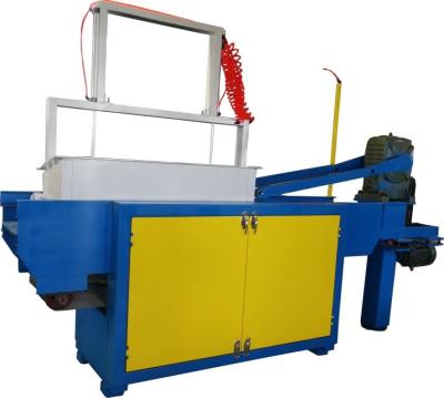 China Automatic Wood Shaving Machine 1500kgs/H Capacity for Poultry Bedding and Industrial Use for sale