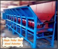 China 500mm Dia Wood Debarker Machine - Single & Double Roller Models 4-30 T/Hour Capacity 11-20KW Power for sale