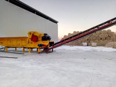 China Customizable Mobile Horizontal Wood Chipper Shredder 110kw 10-15tph Dry Wet Wood Branches Crusher for sale