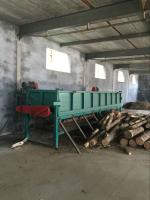 China Mobile Wood Debarker Machine with 4-30 T/Hour Capacity for Pine Wood Logs Processing - Single & Double Roller Models for sale