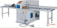China Automatic Wood Cross Cut Off Saw Machine 520mm Cutting Width 7.5kw Motor for sale