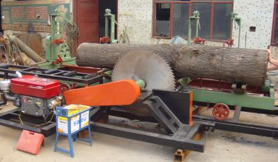 China Portable Circular Sawmill with Carriage - 22kw Diesel Engine, 500mm Log Diameter, 1.2m Blade for Hardwood Processing for sale