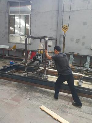 China Portable Gasoline Chainsaw Mill Machine 12-27HP Manual Wood Chain Sawmill 600-1500mm Cutting Diameter for sale