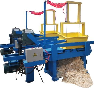 China Spiral Shaft Wood Shavings Machine 500-1500 kg/h Automatic Wood Pulverizer for Pet Bedding for sale