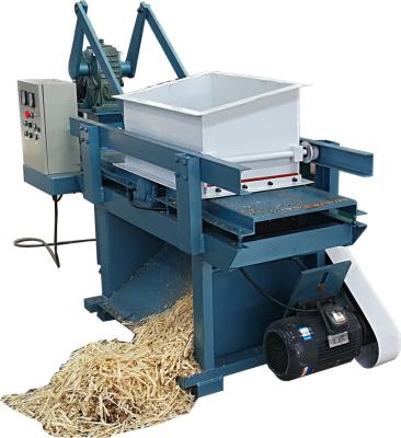 China Industrial Wood Shaving Machine 500mm Width 250-1500kg/hr for Poultry Bedding for sale