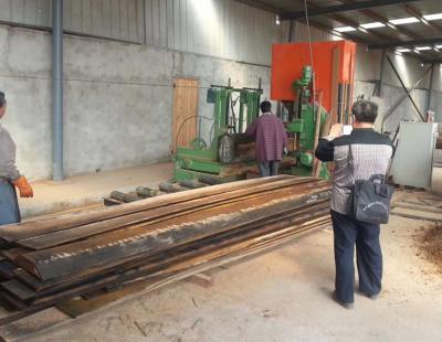 China Vertical Band Saw Mill CNC Log Carriage 1250mm Wheel Diameter 45KW for Woodworking for sale