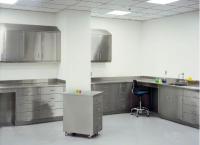 China Laboratory Workbench 304 Stainless Steel Top ISO14001 Certified 1800mm Sturdy Lab Table for sale