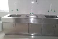 China Chemical Engineering Lab Stainless Steel Work Table Bench with Gas Taps 600mm Depth for sale