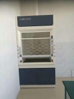 China Chemical Laboratory Fume Hood 1200/1500/1800 mm Acid Alkali Resistant Ventilation for sale