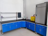China Stainless Steel Lab Work Bench 1500x750mm C Frame Cleanroom Furniture for Hospital School for sale