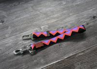 China 2.5cm Nylon Adjustable Car Dog Harness Seat Belt Elastic Woven  Contrast for sale