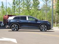 China Compact Volkswagen Electric SUV Passenger Vehicle Autos ID6 CROZZ Range 460km for sale