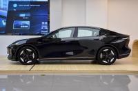 China Black Sl03 Changan Electric Vehicles Car High Speed Five Door Five Seats Four Wheel for sale