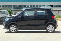 China Durable 4 Seater Electric Mini Car SUV LINGPAO T03 4 Wheel 5 Door 100km/h for sale