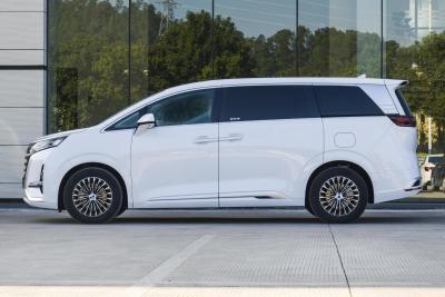 China All Wheel Drive Plug In Electric Hybrid Cars 180KM Passenger Large 7 Seater MPV for sale