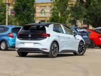 China Automotive ID3 Volkswagen EV Car Left Steering 4 Door 7 Seater Luxury SUV for sale