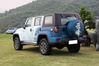 China BJ40 Model 2.0T Automatic 4 Door 5 Seat Compact SUV Gasoline Vehicle 8 Speed for sale
