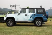 China BJ40 Model 2.0T Automatic 4 Door 5 Seat Compact SUV Gasoline Vehicle 8 Speed for sale