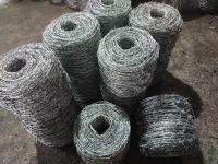 China Anti-Corrosion and Rust-Resistant 12 -15 Low Carbon Steel Barbed Wire with 360-1000mm Coil Diameter for sale