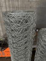 China Galvanized / PVC Coated Welded Mesh Hexagonal Gabion Wire Mesh Carbon Steel Wire Boxes Roll for Coastal Erosion Control for sale