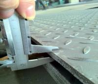 China 2.0-8 mm Thick Checkered Carbon Steel Plate with Hot Rolled Based Cold Rolled Technique OEM Yes for sale