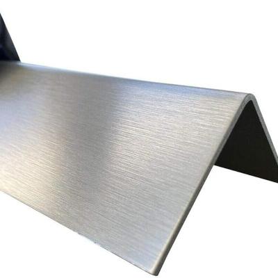 China New Hot Rolled Q235 Carbon Steel Galvanized Equal Angle Bar for Engineering Structures Alloyed Metal, High Quality for sale