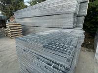 China Customized Size  hot dipped galvanized metal steel grating for sheet floor with factory price for sale