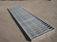 China Widely Used Floor Grate Stainless Steel 12x12 30x3 Anti Skid Steel Grating Diamant Corrugated Steel Grating for sale