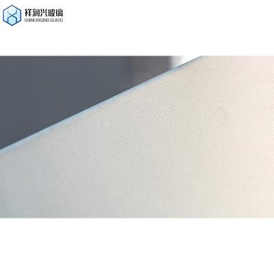China Solid Structure Clear Sheet Glass 6mm Wired Qingdao Patterned Glass Wire for Building for sale