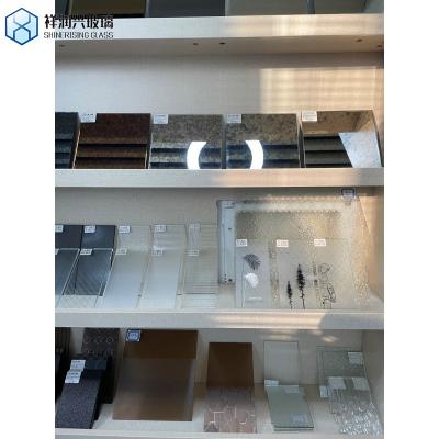 China Tinted Toughened Figured Glass Flat Moru Mohs Hardness 7 for Decoration for sale