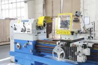 China Customized Voltage 2 Tons Loading Metal Industry Lathe Heavy Duty Horizontal Lathe Machine for sale