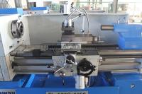 China 7.5kW Spindle Motor Power Heavy-duty Metal Lathe/Universal Gap-bed Lathe 3500 KG Weight for sale