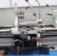 China Medium Duty Universal Mechanical Precision Lathe with Max. Length of Workpiece 1000mm for sale