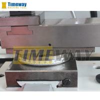 China 1000mm Distance Manual Precision Gear Head Engine Lathe with 330mm Max. Swing Over Bed for sale