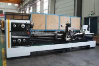 China 240mm Gap Length Manual Lathe Universal Gap-bed Lathe for sale