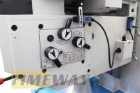 China UM320D Horizontal Knee-type Milling Machine for Medium Duty Machining Weight KG 1550 for sale