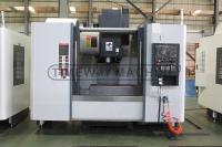 China Vertical Machining Center with 3 Axis 672mm Distance from Spindle Center to Column for sale