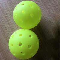 China Outdoor Pickleball Paddles USAPA Approval 40 Holes 7.4cm Length 26g Weight for sale
