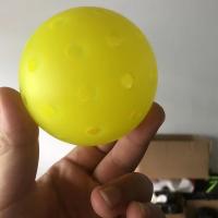 China Outdoor Pickleball Paddles USAPA Approval 40 Holes 7.4cm Length 26g Weight for sale