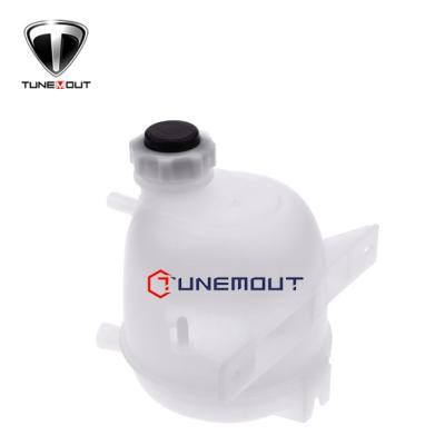 China 7701470460 7701466975 Engine Radiator Coolant Expansion Water Bottle Tank For  NISSAN for sale