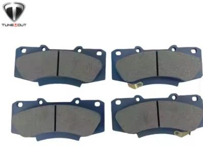 China OE Standard Low Noise Long Service Life Front Brake Pad Set Semi-metallic Brake Pads for Toyota Hilux for sale